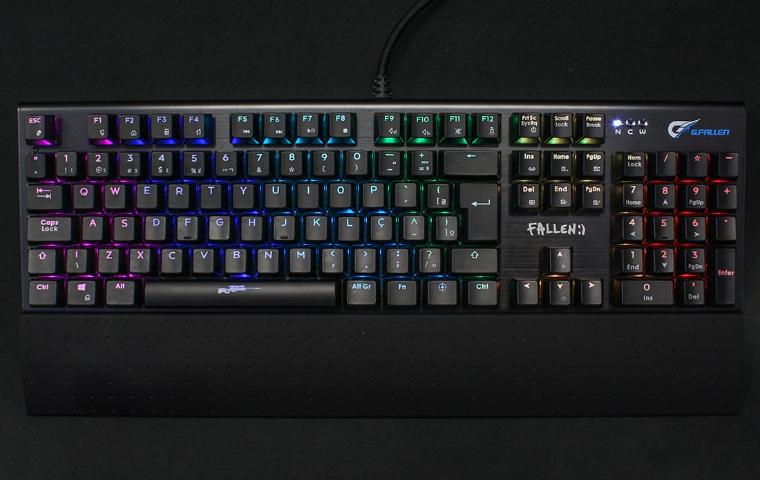 [VÍDEO] Review: Teclado GFallen Falcão-Peregrino, o teclado do Fallen