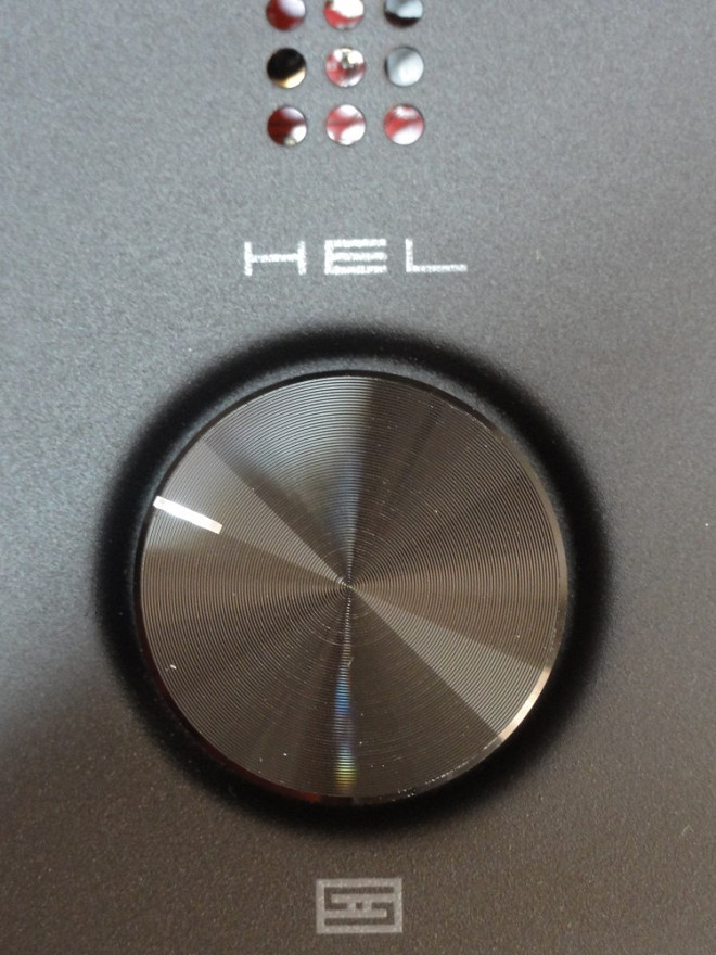 Review do DAC/amp com entrada para microfone Schiit Audio Hel